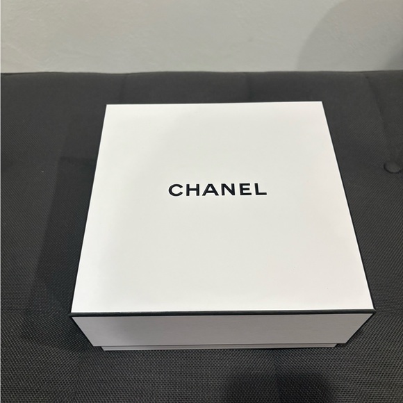 CHANEL | Accessories | Chanel Classic White Box | Poshmark